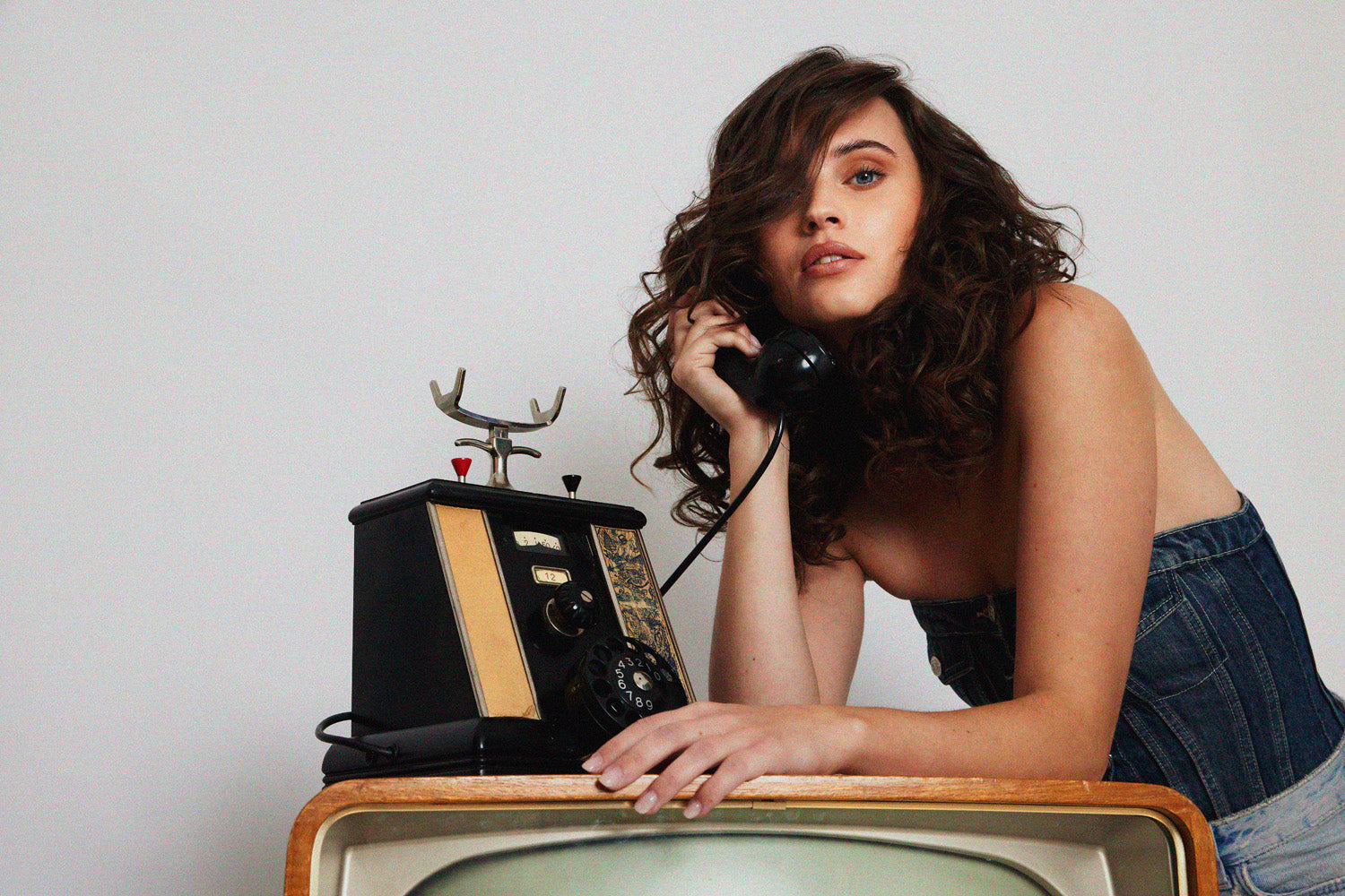 Vi presenterar BHBD Hairband: Fylligare och längre hår på 60 sekunder – Theplacetobse